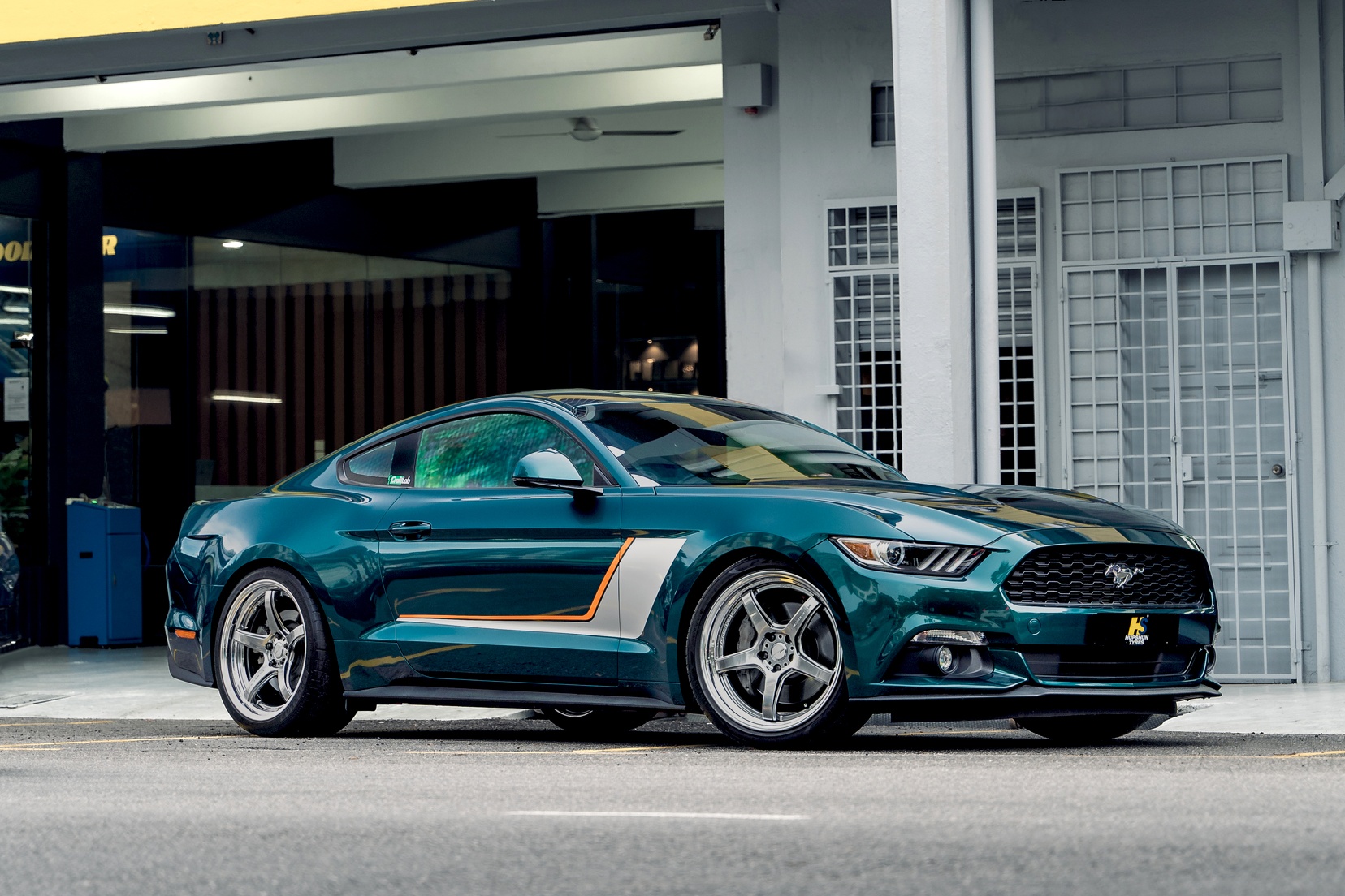 FORD / MUSTANG / EMOTION T5R 2p | WORK Photo Gallery