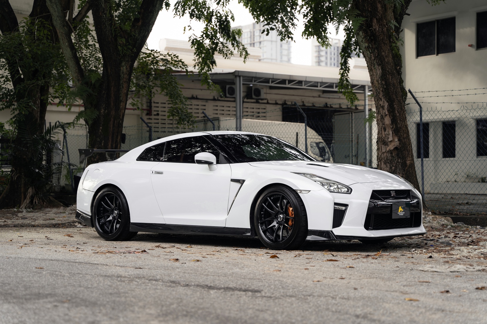 NISSAN / R35 GT-R / EMOTION CR 3p | WORK Photo Gallery