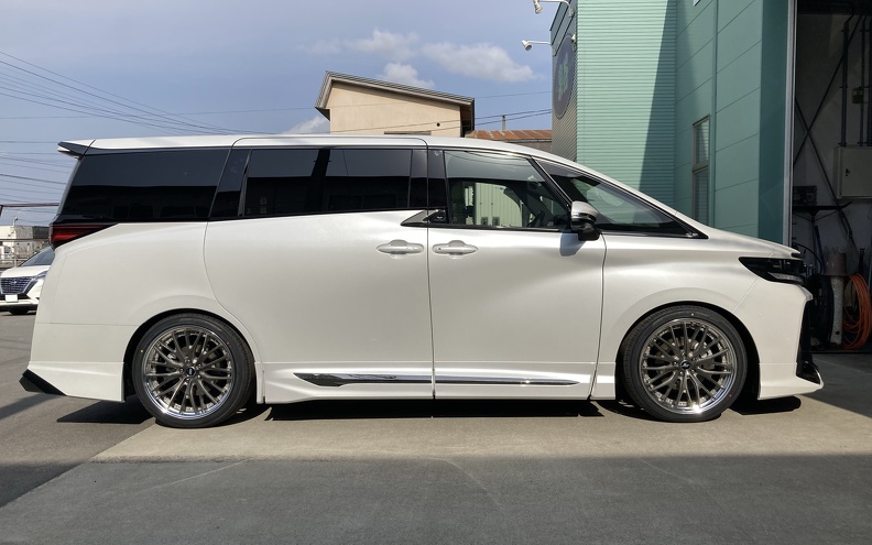 TOYOTA / ALPHARD & VELLFIRE / ZEAST STX | WORK Photo Gallery