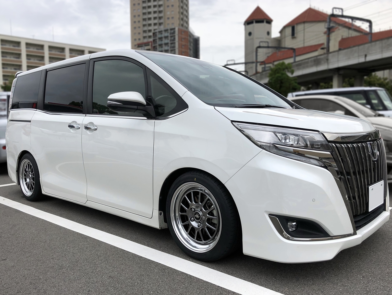 TOYOTA / NOAH & VOXY & ESQUIRE / Seeker FX | WORK Photo Gallery