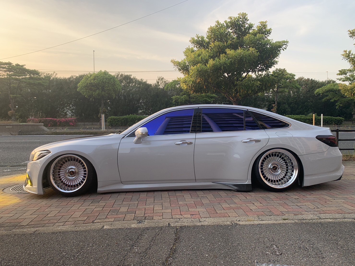 TOYOTA / CROWN / EMITZ | WORK Photo Gallery